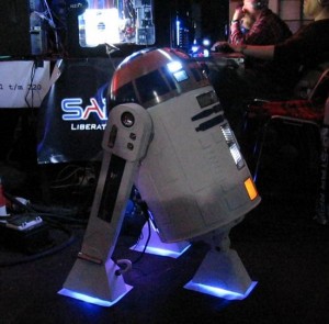 Cool Mods - The R2-D2 PC Case Mod