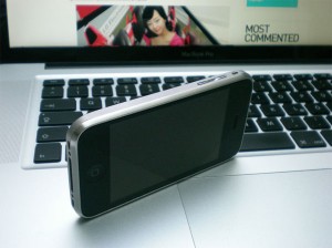 Custom Titanium iPhone 3GS