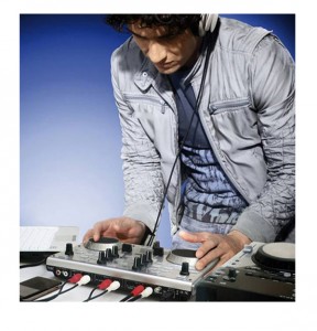 Hercules DJ Console Mk4 Portable Mixing Station