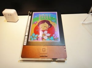 Fujitsu Unveils Next Generation Colour E-Paper (video)