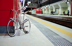Sada Hubless Folding Bike Colapses Down To The Size of An Umbrella