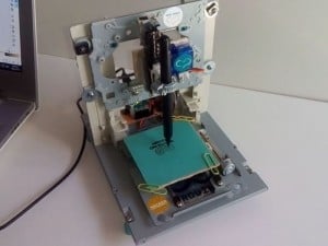 Arduino Mini CNC Plotter Created Using DVD Drives (video)