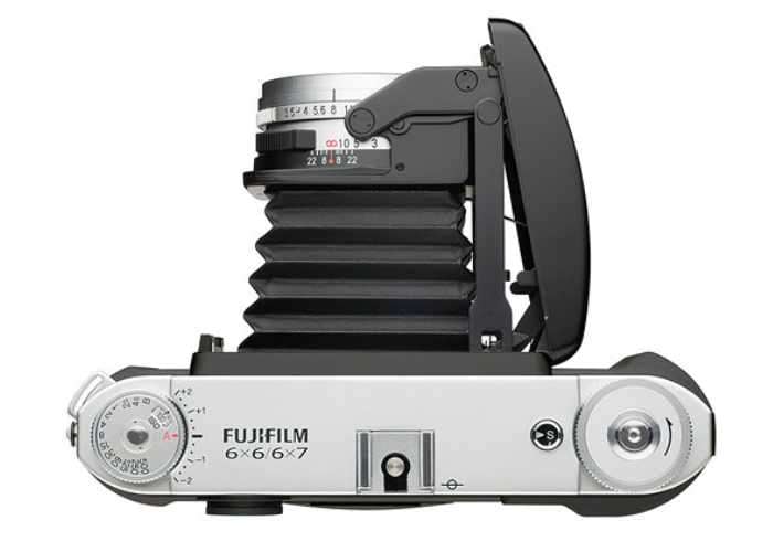Fujifilm GF670 Rangefinder Camera Launches For $1,800 - Geeky Gadgets