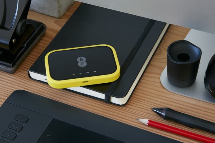 EE Launches New 4GEE WiFi And WiFi Mini Devices - Geeky Gadgets