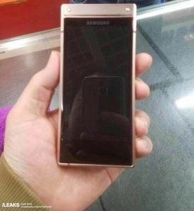 New Samsung W2019 flip phone poses for the camera - Geeky Gadgets