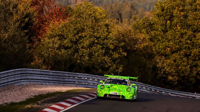 Porsche 911 GT3 R completes first test race - Geeky Gadgets