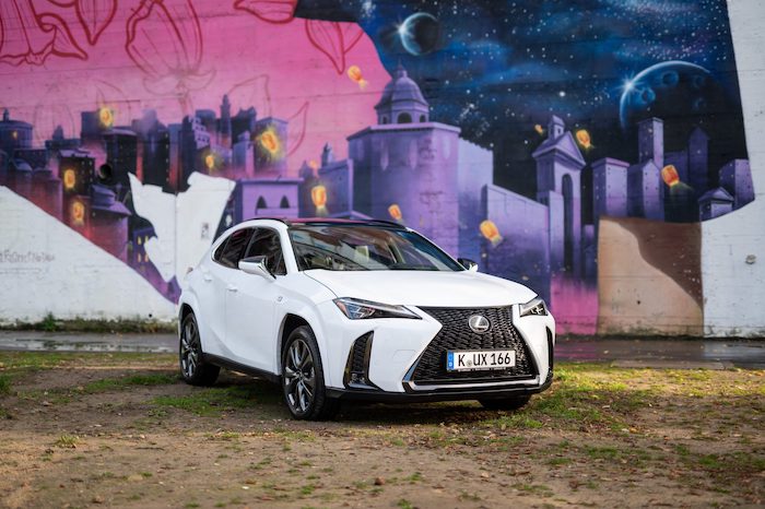 Lexus UX SUV gets a range of upgrades - Geeky Gadgets