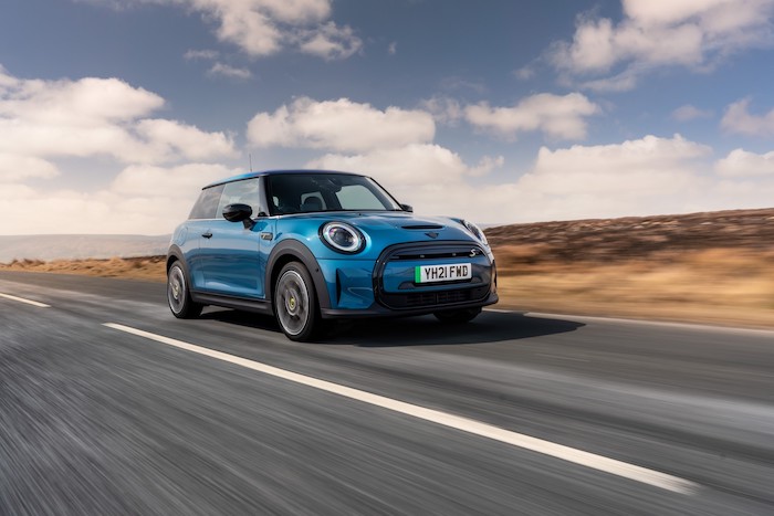 Mini Electric customers to get free home charger in the UK - Geeky Gadgets