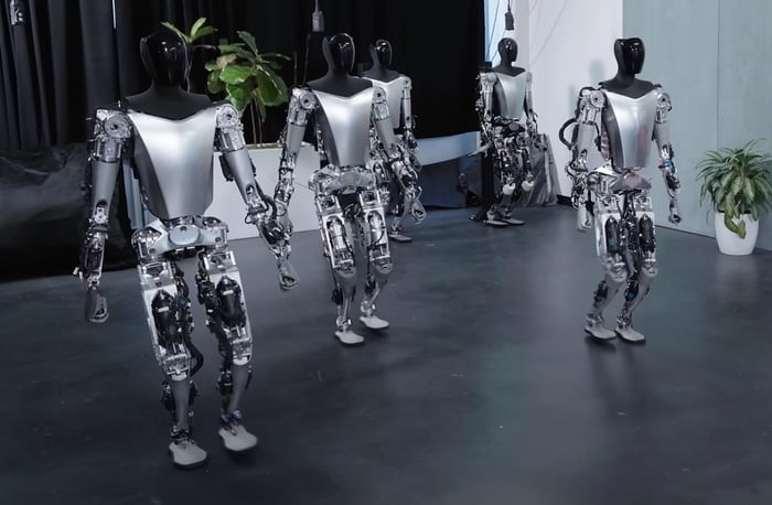 Tesla Bot Ai Humanoid Robots Learn New Tricks Geeky Gadgets