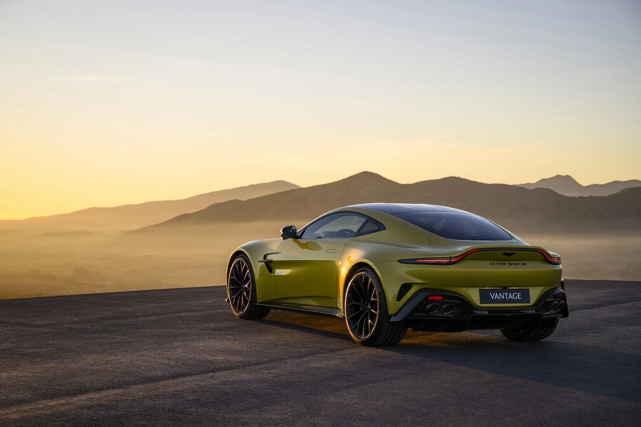New Aston Martin Vantage gets official - Geeky Gadgets
