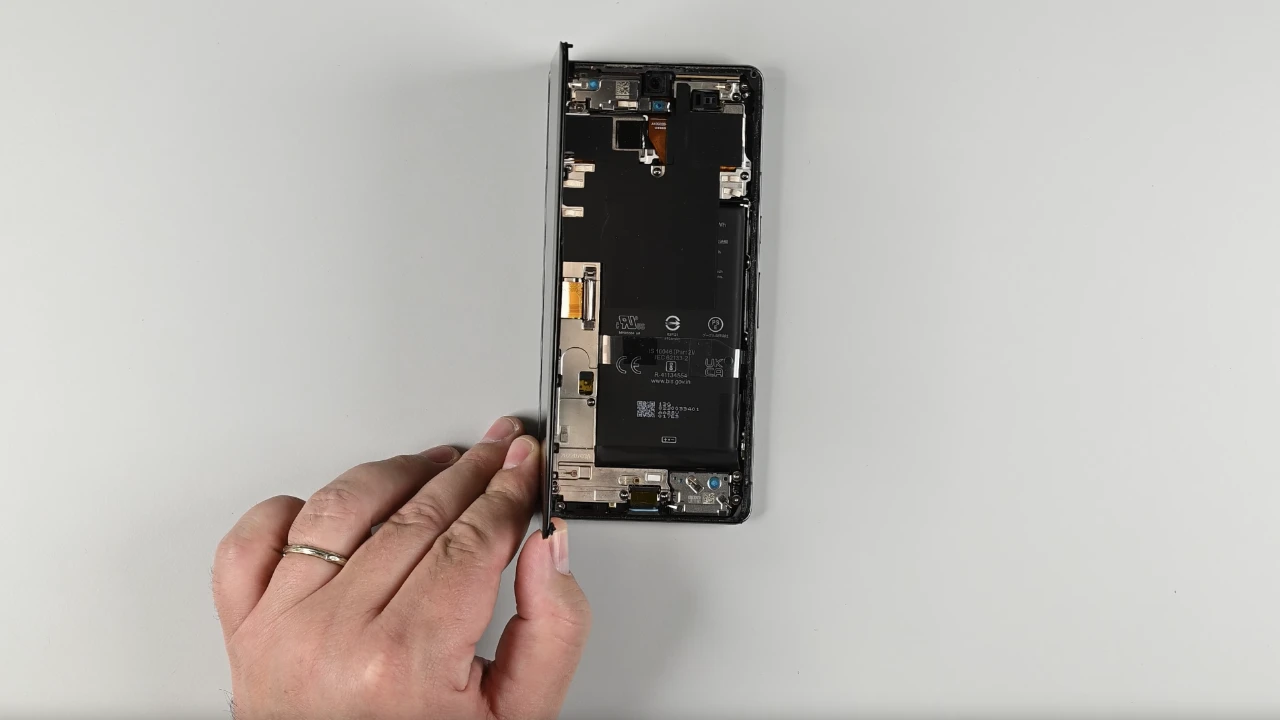 How to Replace a Google Pixel 7 Screen (Video) - Geeky Gadgets