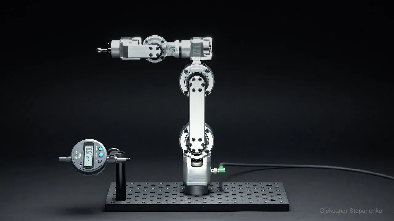 Palm-Sized 6-Axis Robotic Arm for Microelectronics and Labs - Geeky Gadgets